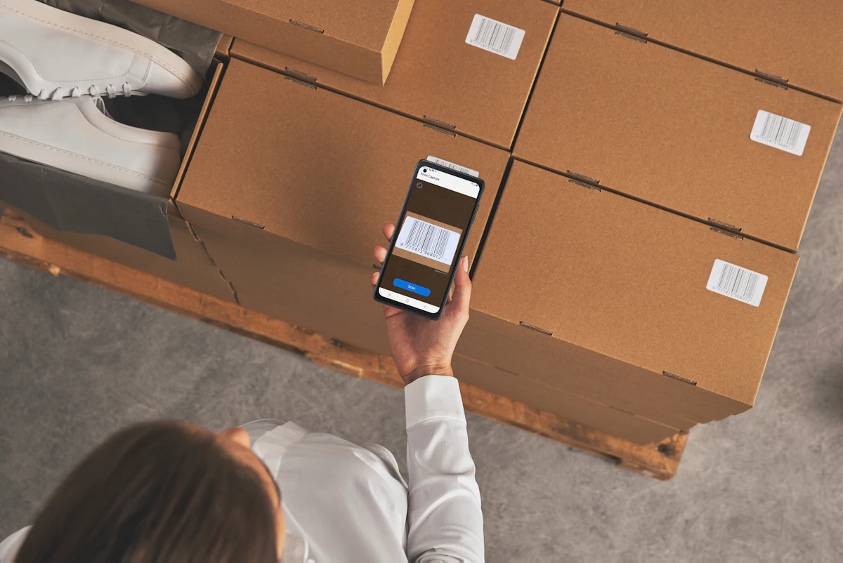 Samsung Brings Industrial Barcode Scanning to Smartphone | Food Logistics